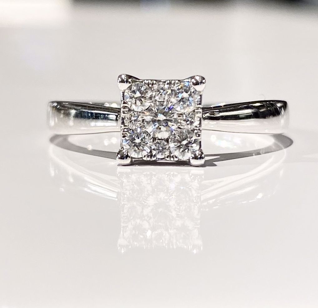 Beatrix Ring 585 hv. gull, 0,40 ct WSI | Gullsmed Danielsen